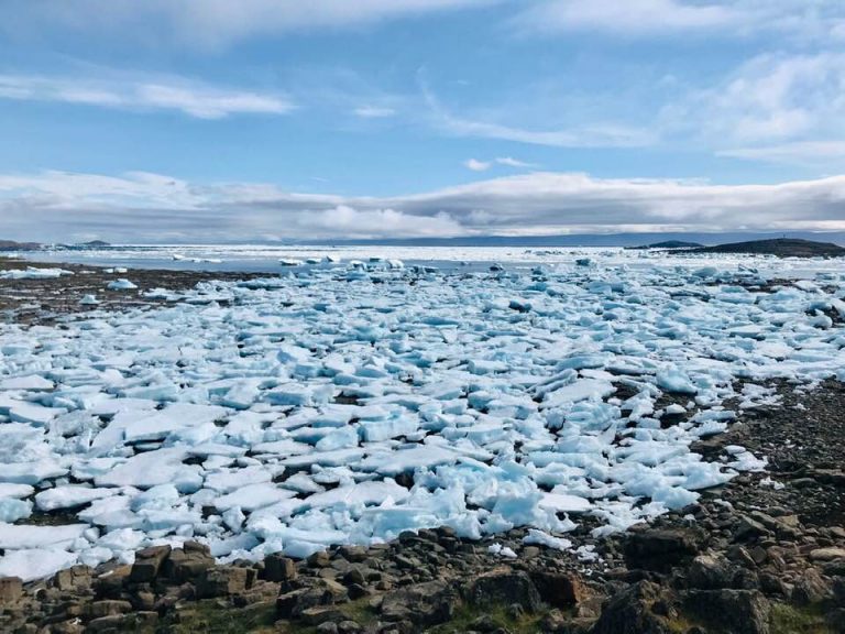Sea ice delays unloading of sealift to Iqaluit, officials say