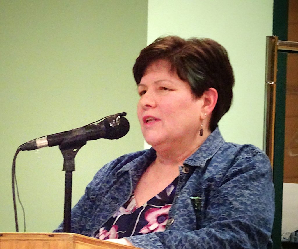 Cambridge Bay municipal candidates face off