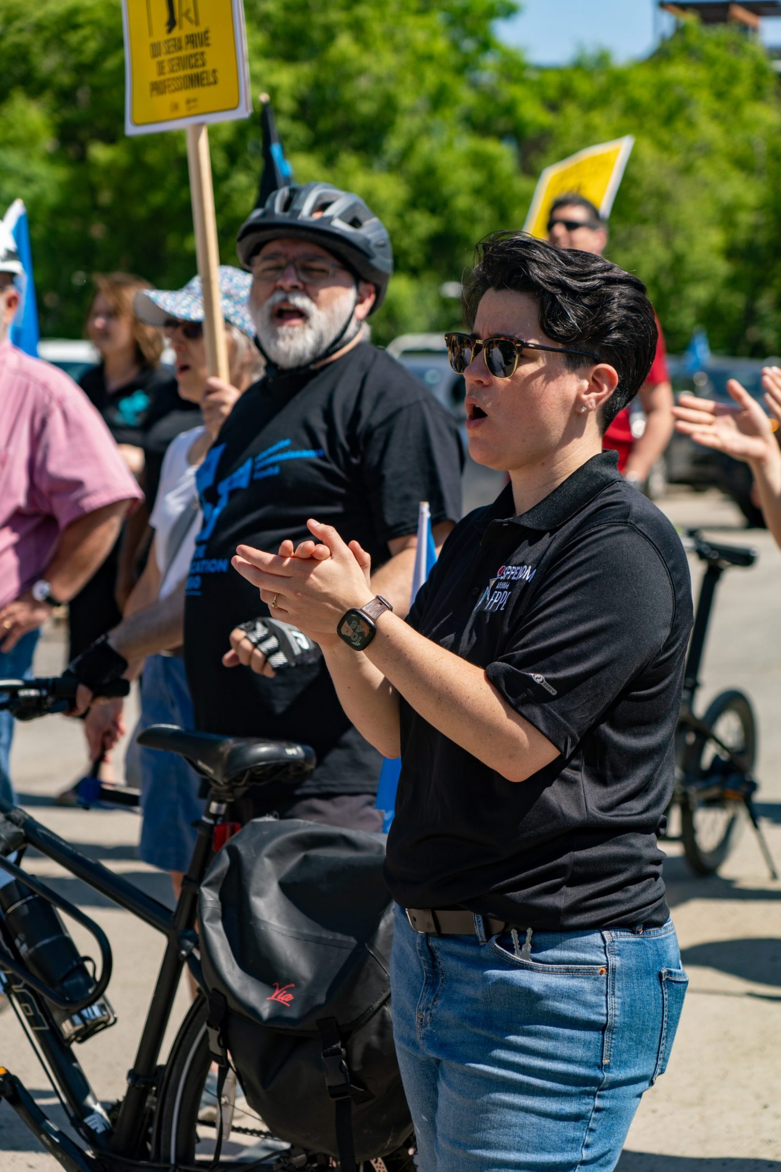 Education workers join Montreal rally calling for new contract
