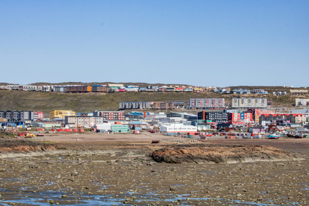 Coast guard asks Iqaluit residents to clear off sealift beach