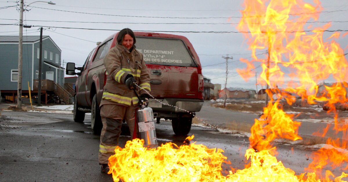 Fire extinguisher demo boosts confidence