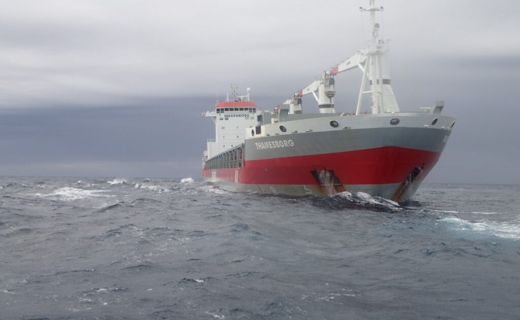 ‘Complex’ operation refloats grounded ship in Northwest Passage